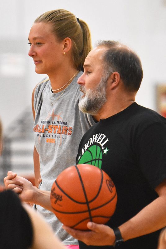 Lilly Williams jumps from homeschool to Howell HS as state's No. 1 ...