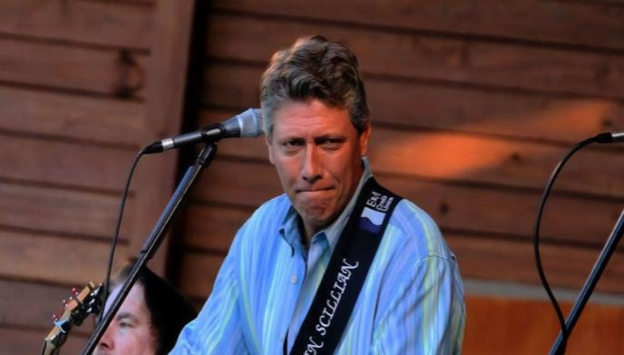 Friday Music in the Park brings Devin Scillian & Arizona Son to Lexington