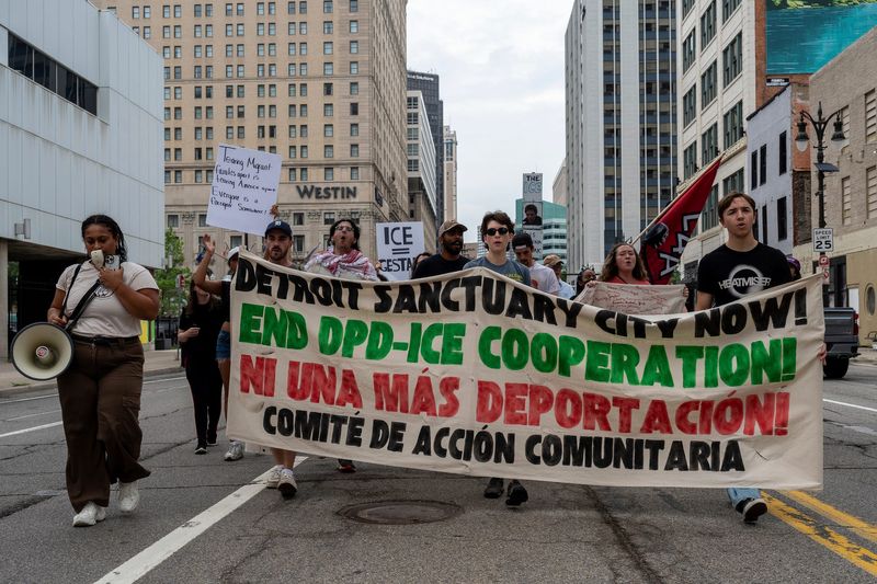 Detroit ‘Families First’ rallies protest Trump immigration crackdowns ...
