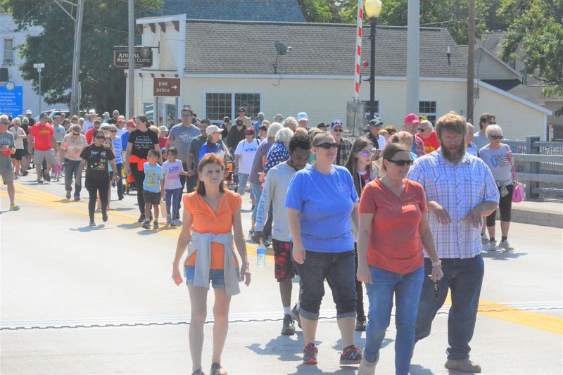 Cheboygan's Labor Day bridge walk features big turnout, visit from the ...