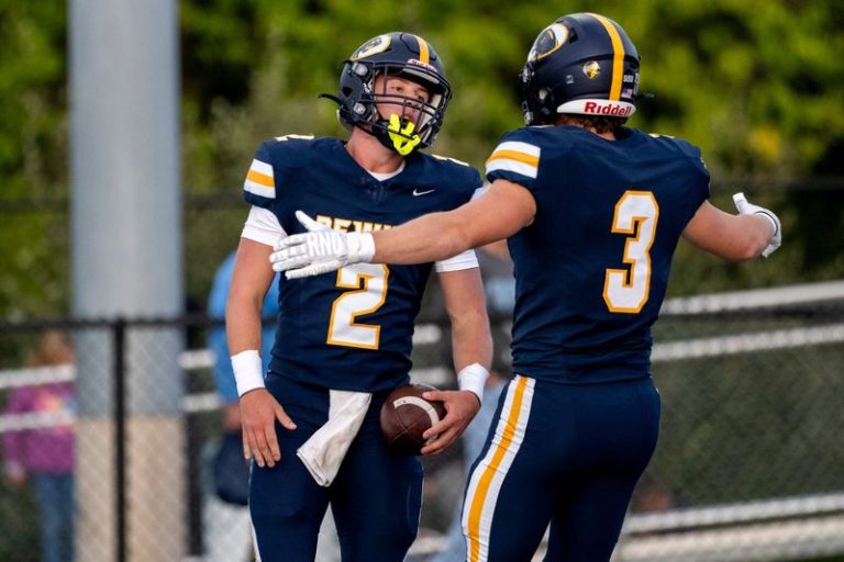 Traverse Moore, offense take step forward for DeWitt football in win ...