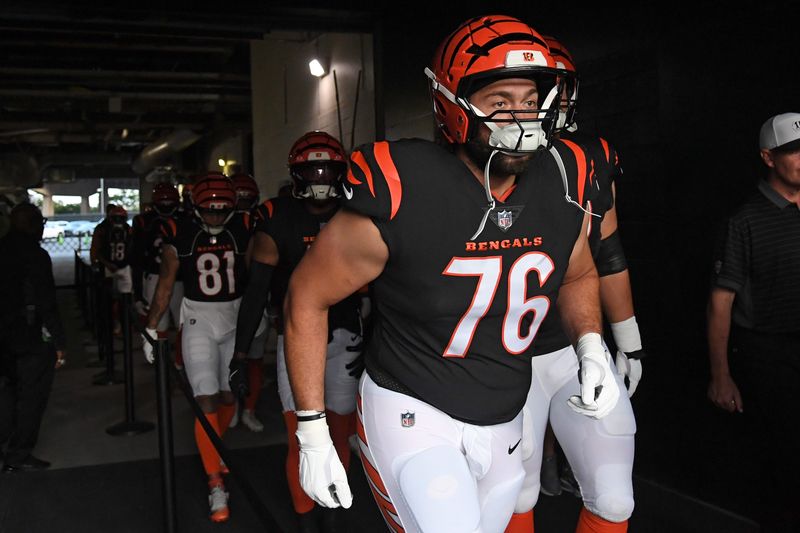 Lions are signing a new offensive tackle, adding former Bengal Devin ...