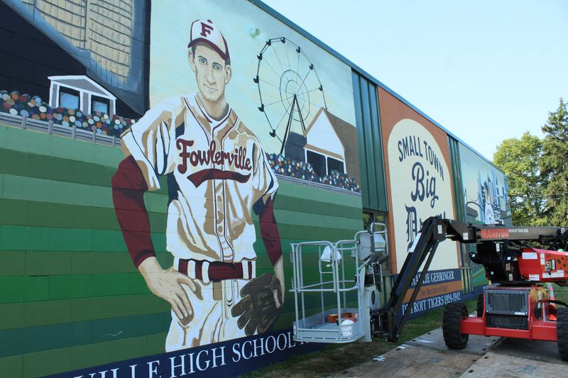 New mural honors Charlie Gehringer in downtown Fowlerville