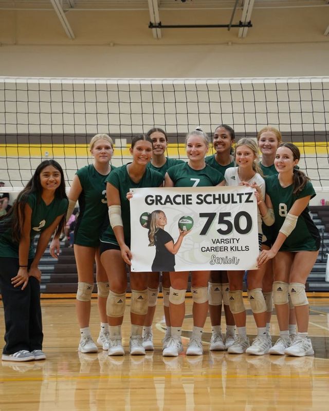 Schultz, Stears celebrate milestones on the volleyball court