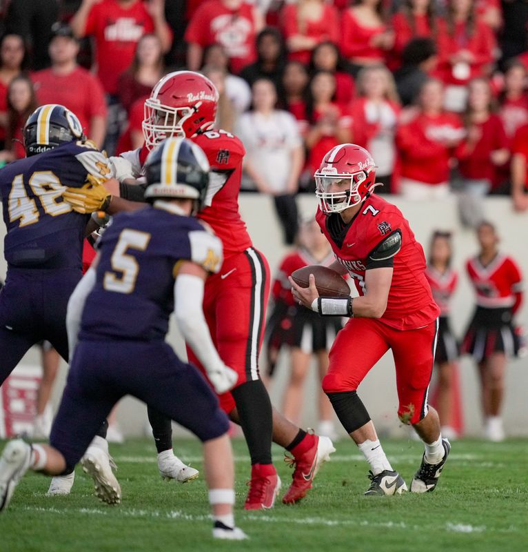 Blue Water Area live scores for MHSAA football district semifinals