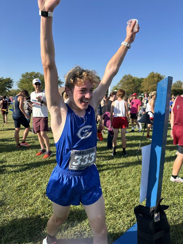 Bedford's boys cross country team wins Carlson Marauder Invitational