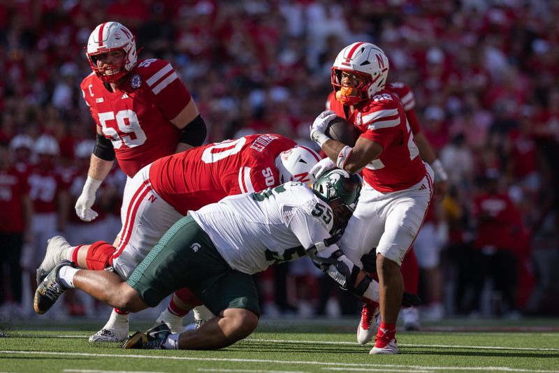 Key MSU football defensive lineman confirms return for 2026 season