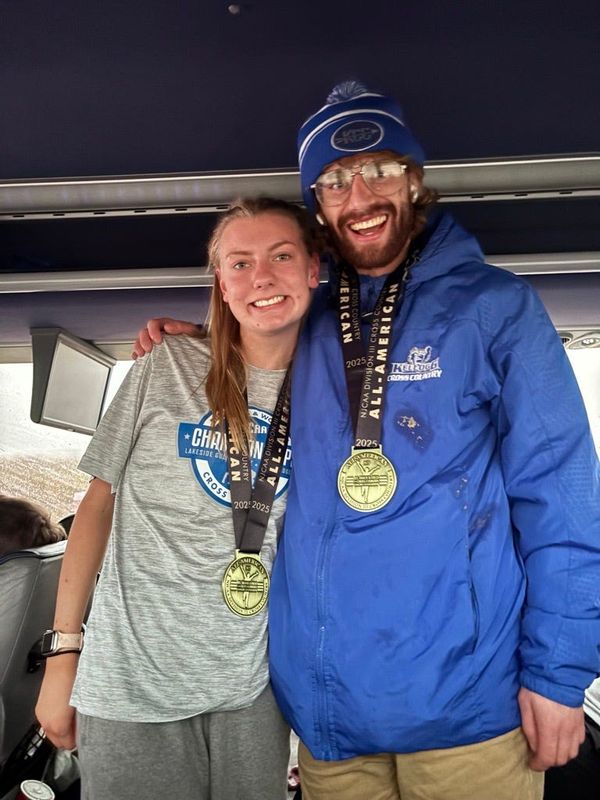 Running through a blizzard, Kellogg CC has historic results at cross ...