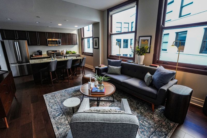 Luxury apartments in downtown Detroit converting to luxury condos
