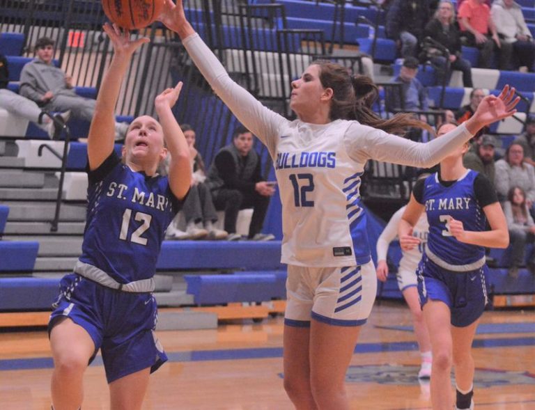 Big third period helps Gaylord St. Mary top Inland Lakes in SVC battle