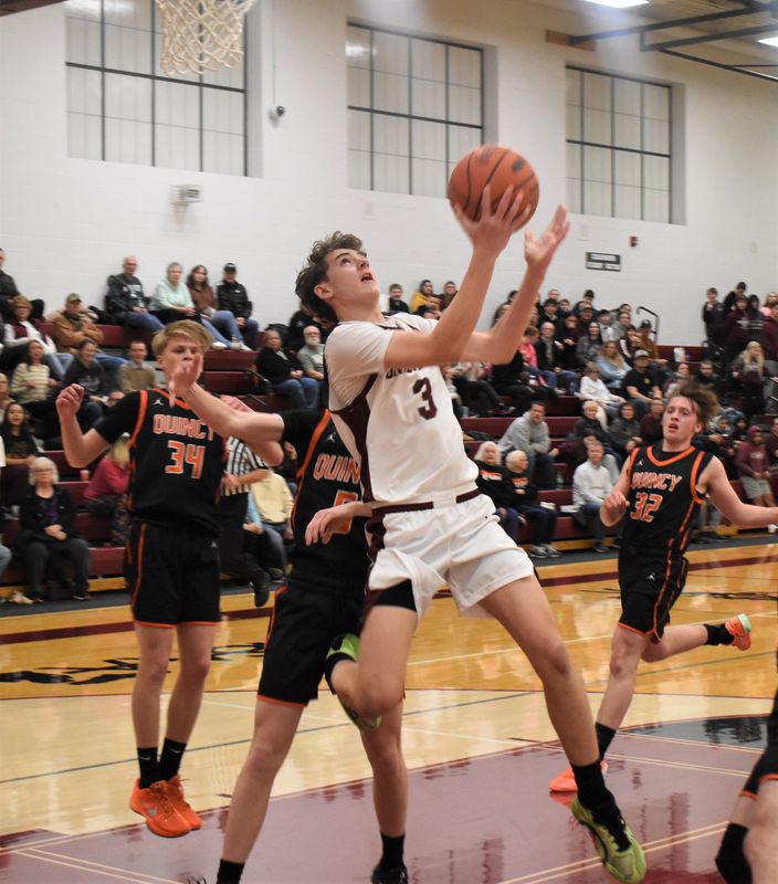 Union City boys basketball takes down rival Quincy to celebrate SnoComing