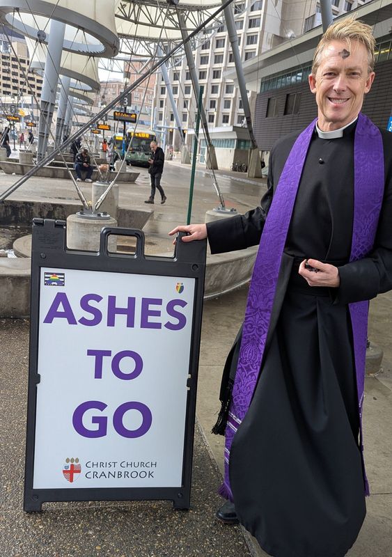 Episcopal priest takes Ash Wednesday outside with 'Ashes to Go'