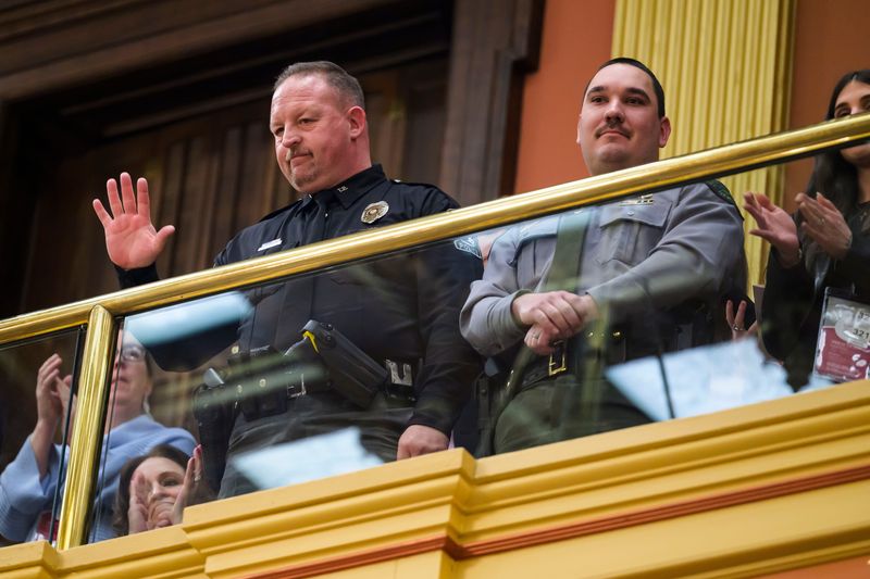 Michigan Gov. Whitmer calls officers who brought down Grand Blanc ...