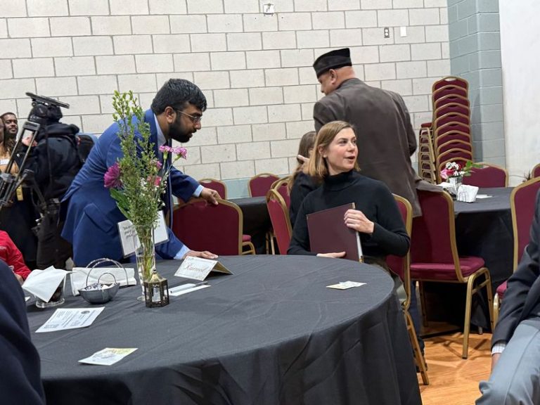 Slotkin addresses Iran strikes at Ramadan event as Jewish groups weigh in