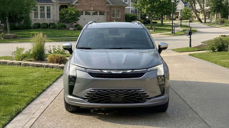 Chrysler reveals details and pricing for updated Pacifica minivan