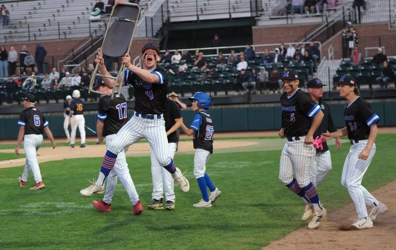 Mason baseball breaks "curse" with Diamond Classic win over DeWitt