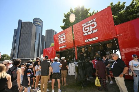 Fast cars, good access, fair weather draw crowds to Detroit Grand Prix