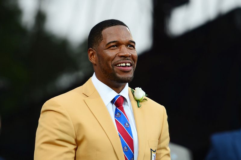 New York Giants legend Michael Strahan inducted into College Football ...