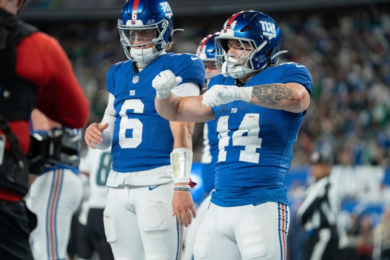 Expletive-filled praise: Coach craves New York Giants' head role