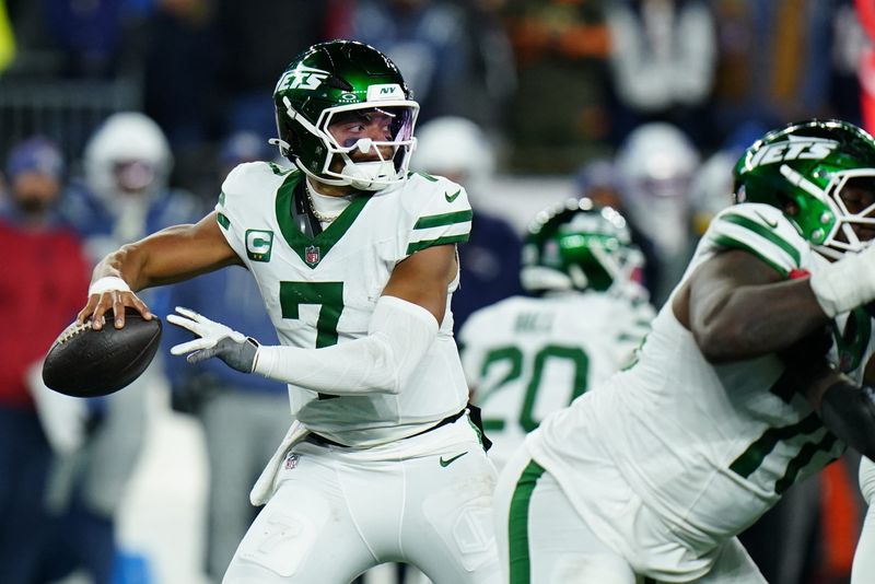 What Aaron Glenn said about Justin Fields, Jets' starting QB spot going ...