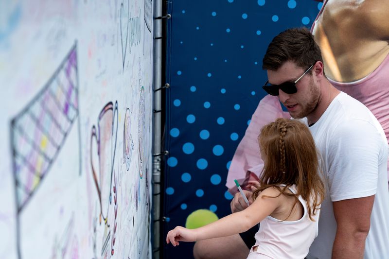 'It's a family thing.' Cincinnati Bengals tight end Drew Sample attends ...