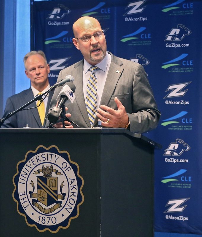 Akron Zips mourn death of Larry Williams, former UA athletic director ...