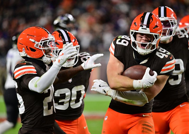 Browns LB Carson Schwesinger wins NFL Defensive Rookie of the Week