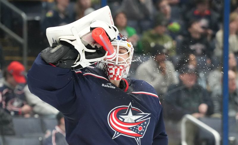 Columbus Blue Jackets' Elvis Merzlikins takes odd in-game water break ...