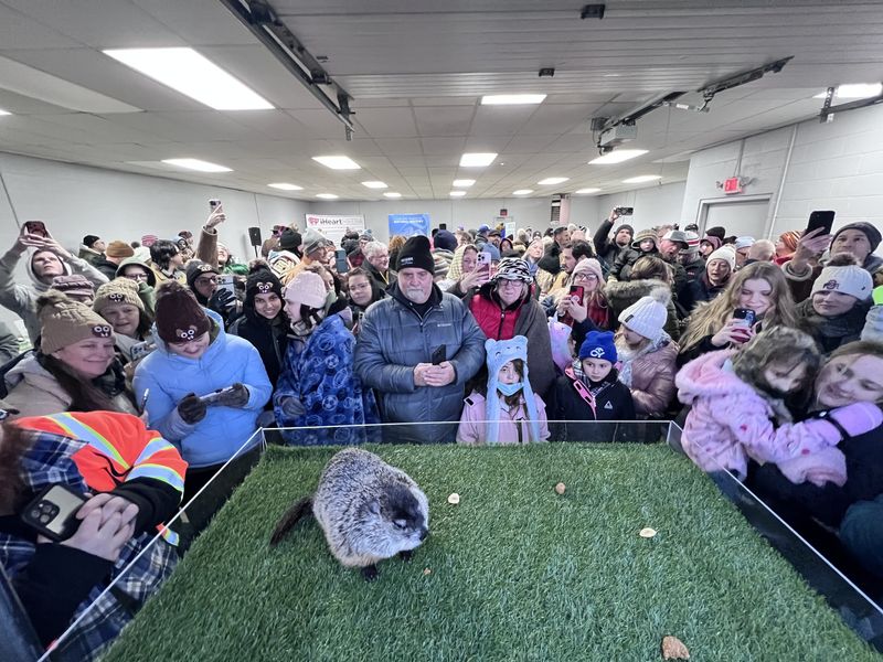 Buckeye Chuck predicts an early spring in front of crowd of fans
