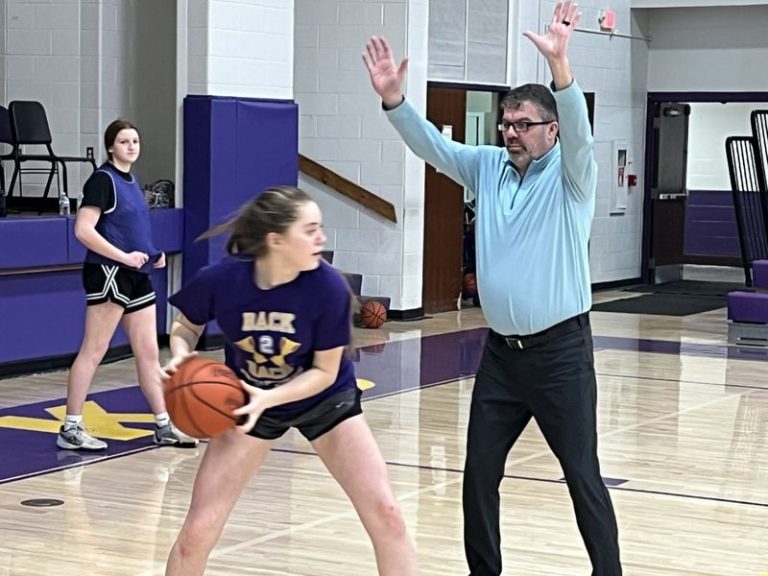 Unioto coach Jeff Miller sets school wins record, eyes deep postseason run