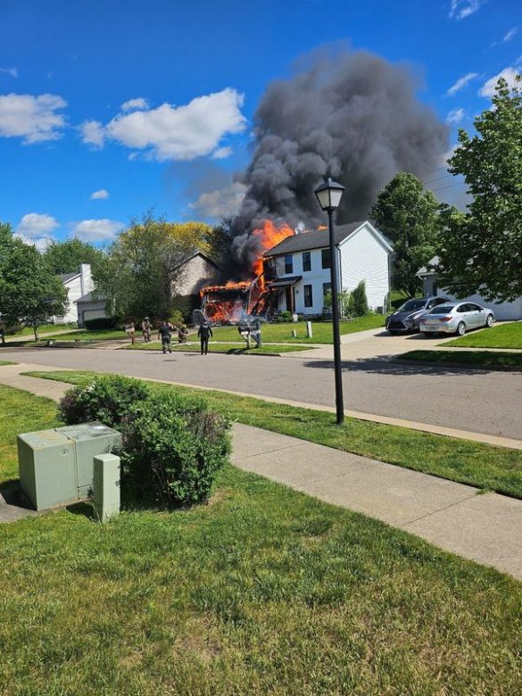 2 dead after small plane crashes into house in Coventry Crossing