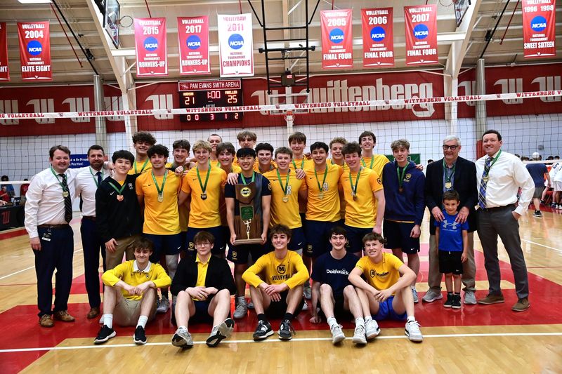 Moeller honors Dylan Straughn after 12th boys volleyball state title