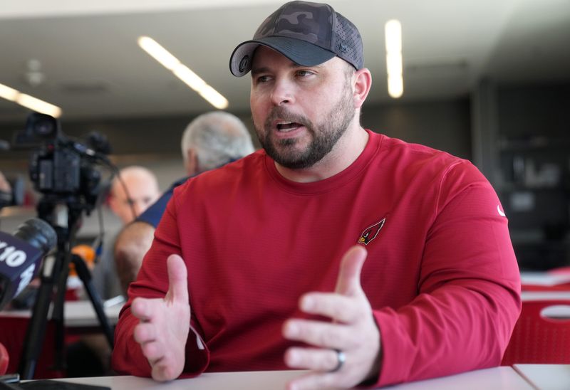 Cowboys rebuff Eagles retaliatory attempt to steal top assistant