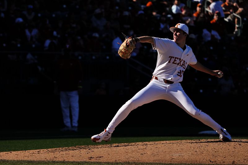 Dylan Volantis propels Longhorns baseball to opening series sweep