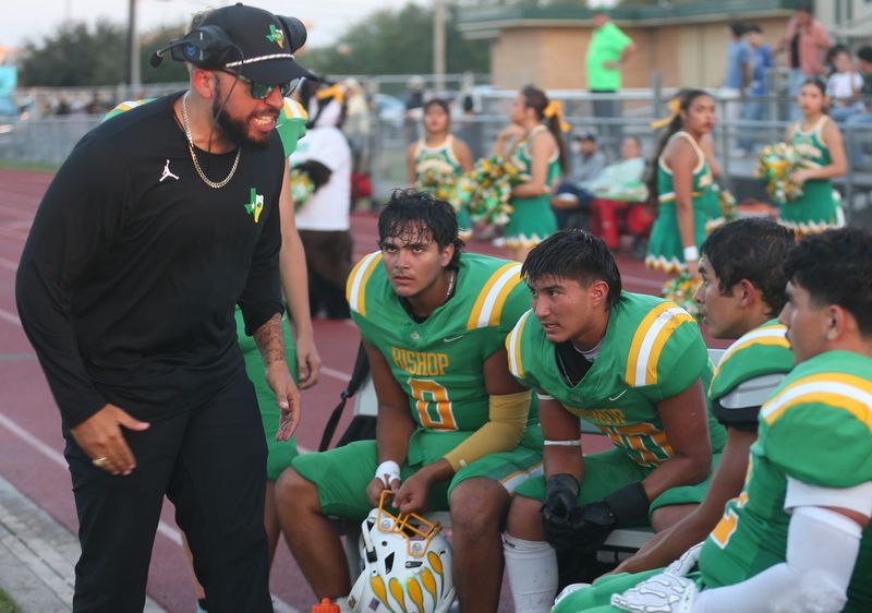 Live updates: Week 4 Corpus Christi high school football scores