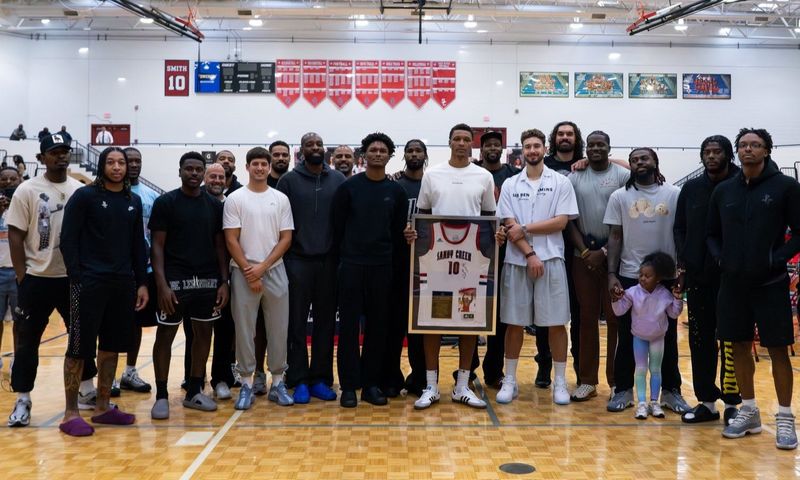 Rockets support Jabari Smith Jr. at high-school jersey retirement near ...