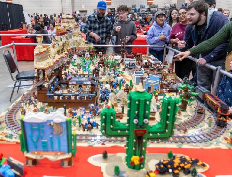 Brick Convention draws crowd in Amarillo to kick off tour