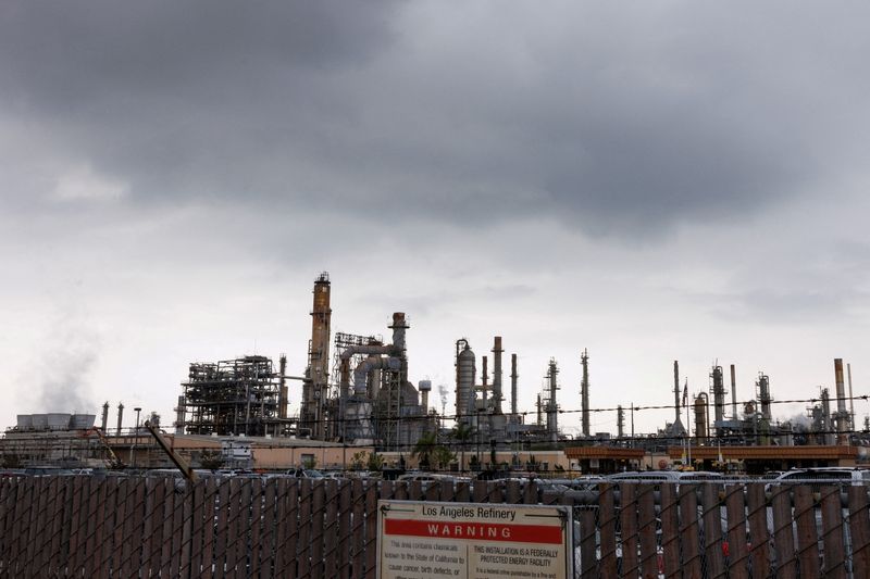 California fuel imports hit 4-year high amid refinery outages