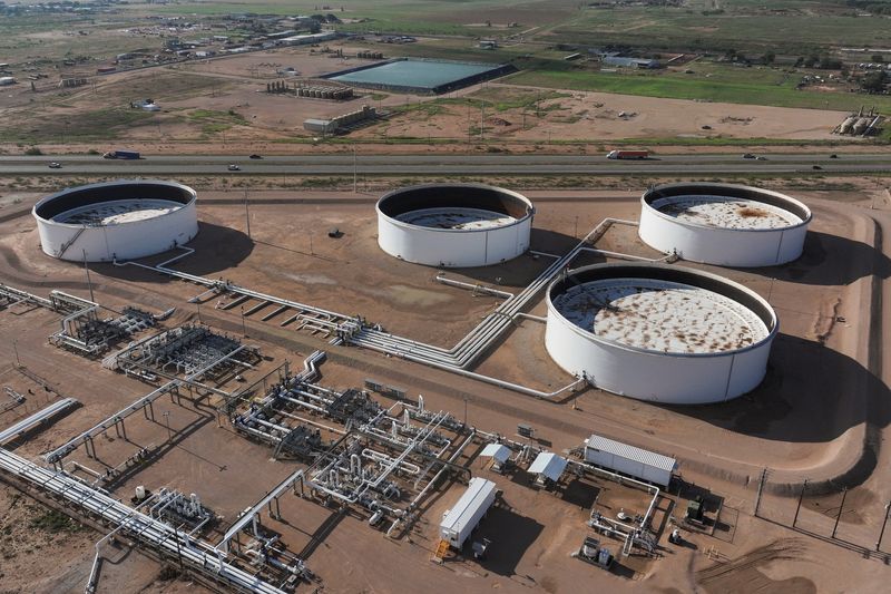 Oil settles flat ahead of US-Russia talks