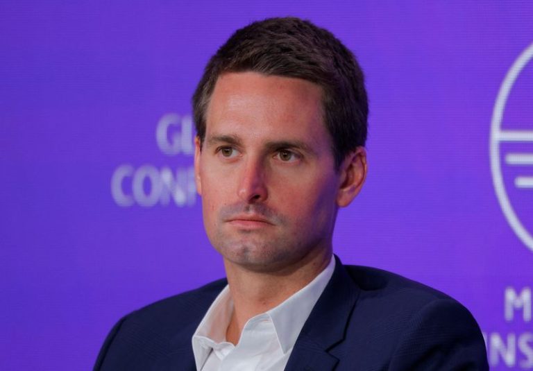 Snap CEO Spiegel defends Specs as long-term bet, pushes back against ...