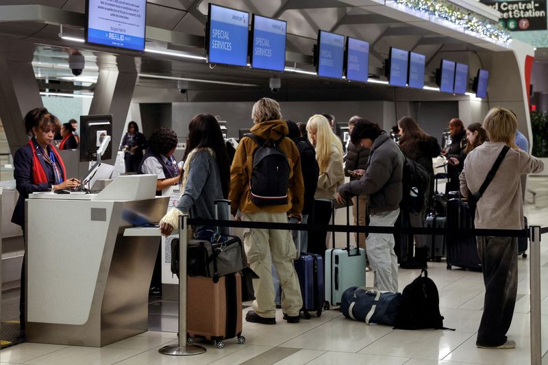 US airlines oppose credit card fee crackdown they say could imperil ...