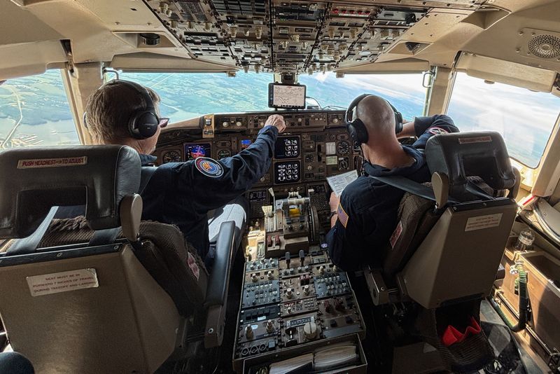 Airport runway close calls spur hopes for wider adoption of cockpit ...