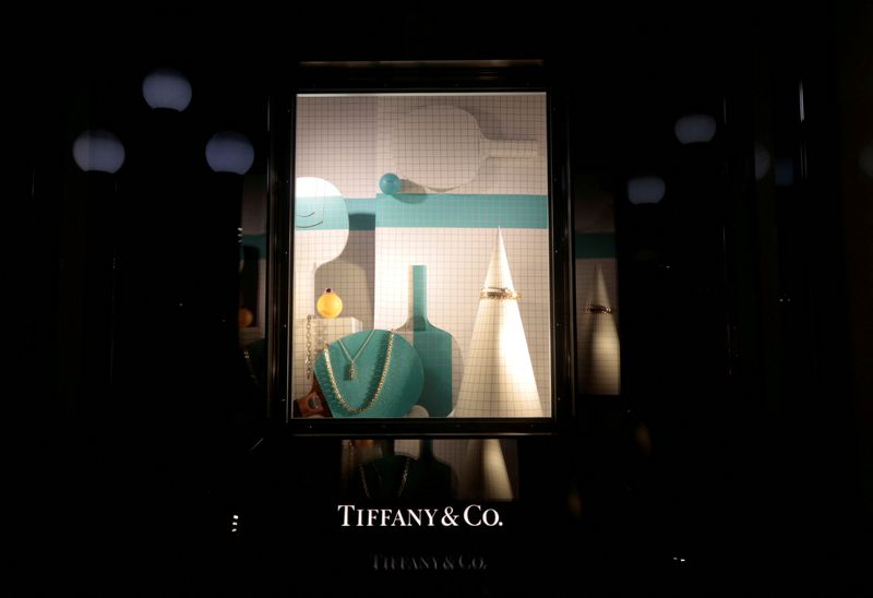 Soaring gold prices bring new headache to Tiffany-owner LVMH