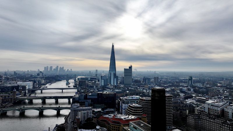 UK business sentiment rebounds in January, IoD says