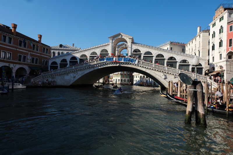 Venice protests target Bezos over mounting grievances