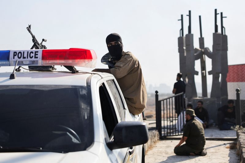 Israel and Syria agree ceasefire as Israel allows Syrian troops limited ...