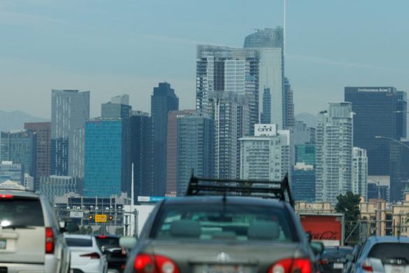 Automakers could halt car sales in California without delay in vehicle ...