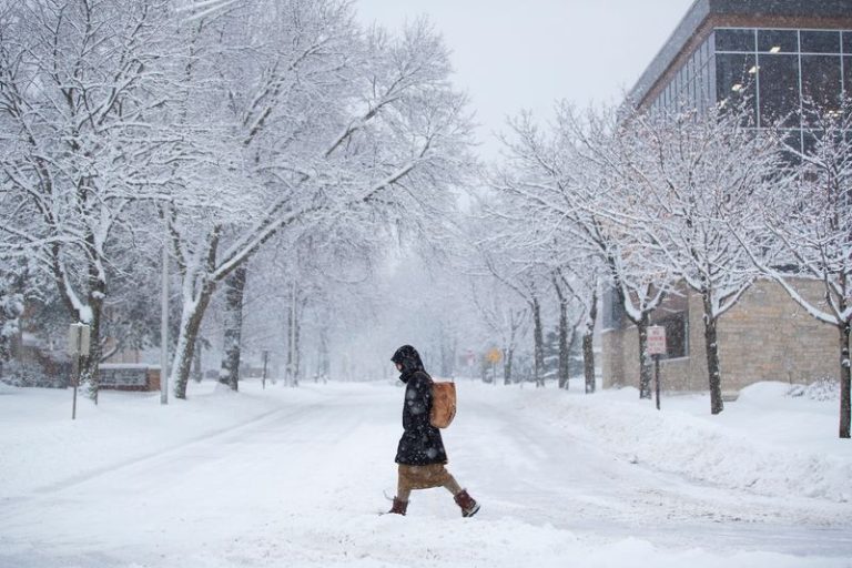 Snow, wind & icy roads. What to expect for weekend travel in central WI