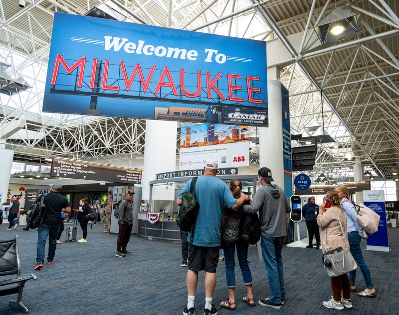 What's the best time to fly out of Mitchell International Airport? Here's what one report says