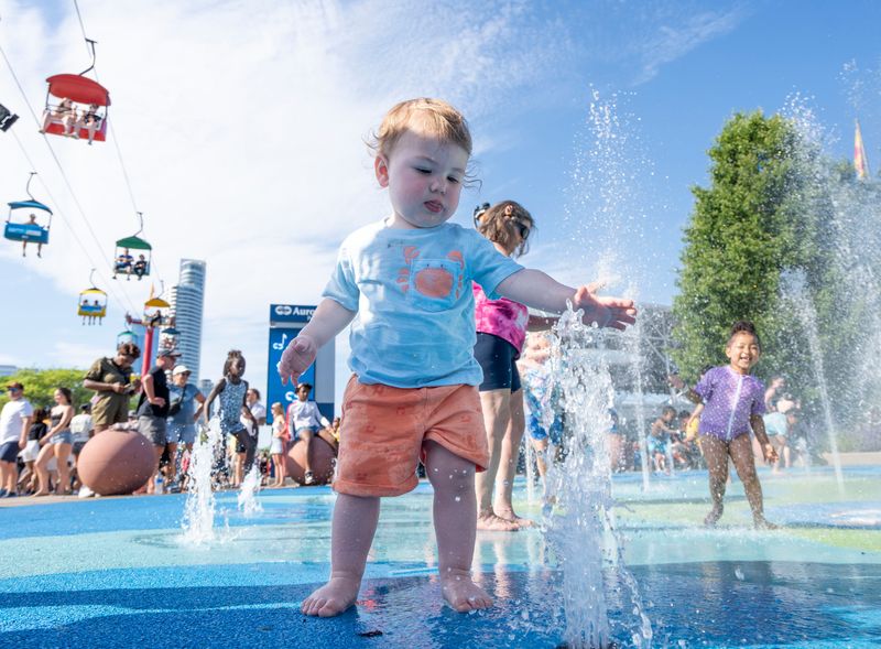 Milwaukee set this hot-weather record Sunday